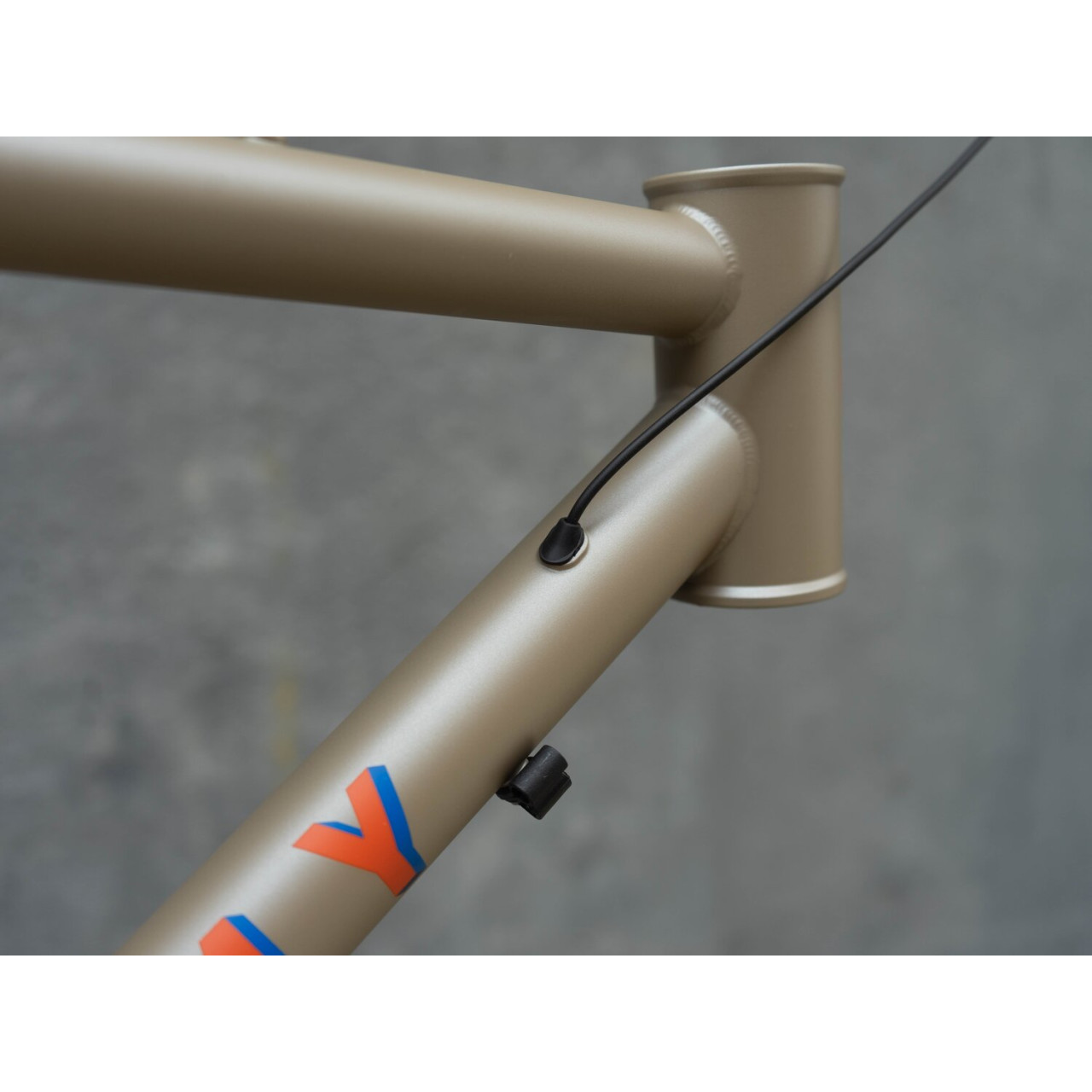Veloci Cycle - Jimmy V.2 Gravel Adventure Frameset - Gravel Khaki, 799,90