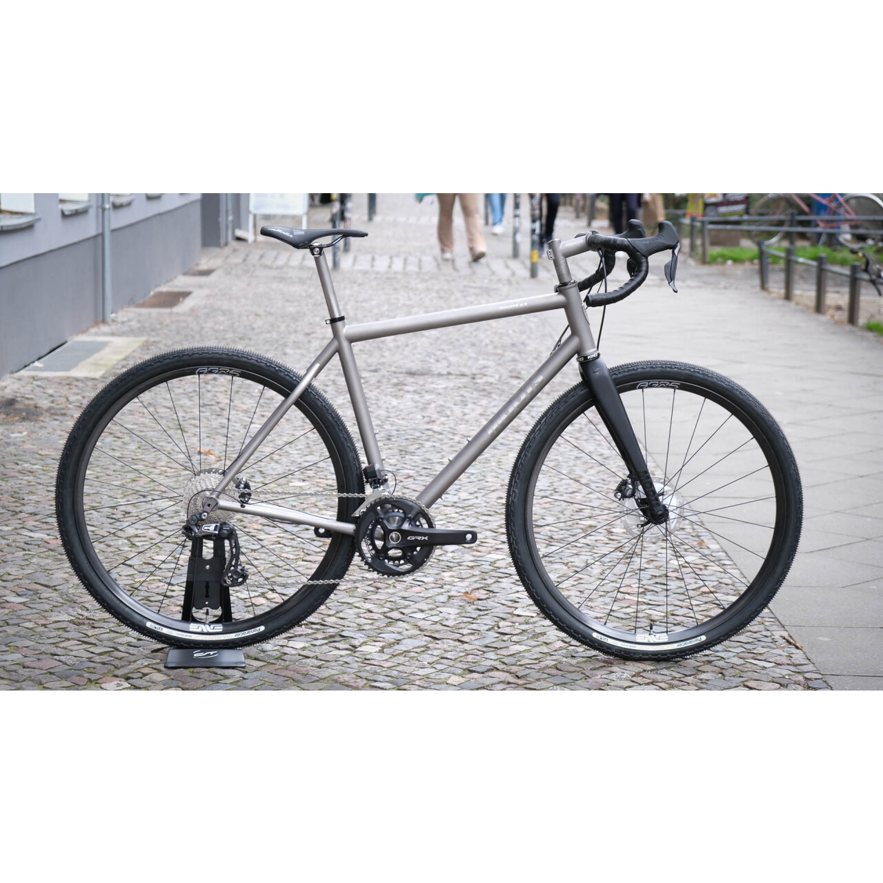 Moots Cycles - Routt 45 Complete Bike GRX Di2 / ENVE - Brushed Logo, 8. ...