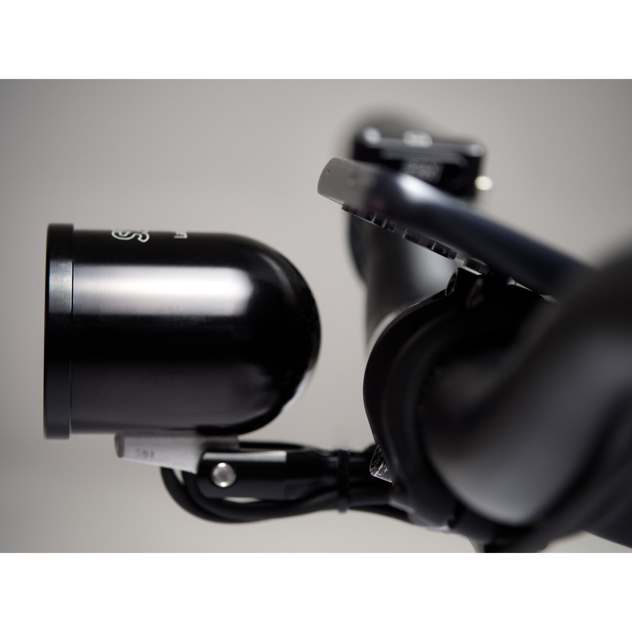 SON - Ladelux LED Scheinwerfer Set mit Fernlicht- und USB-Ladefunktio